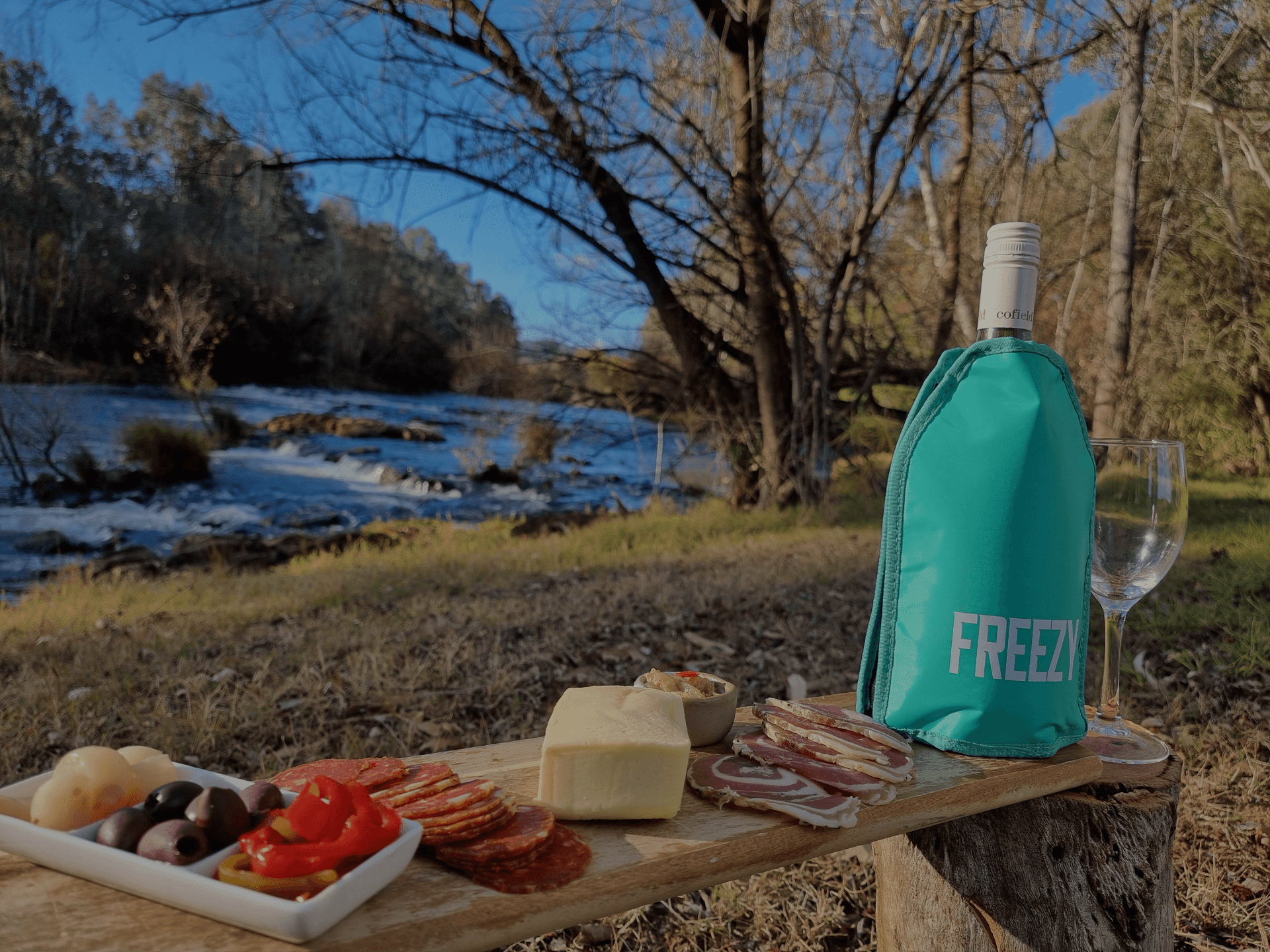 Freezy - Australia's Favourite Wine Cooler Sleeve